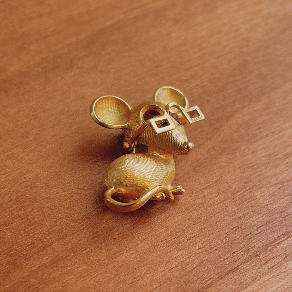 1973 Avon Vintage Mouse Brooch Pin - Gem